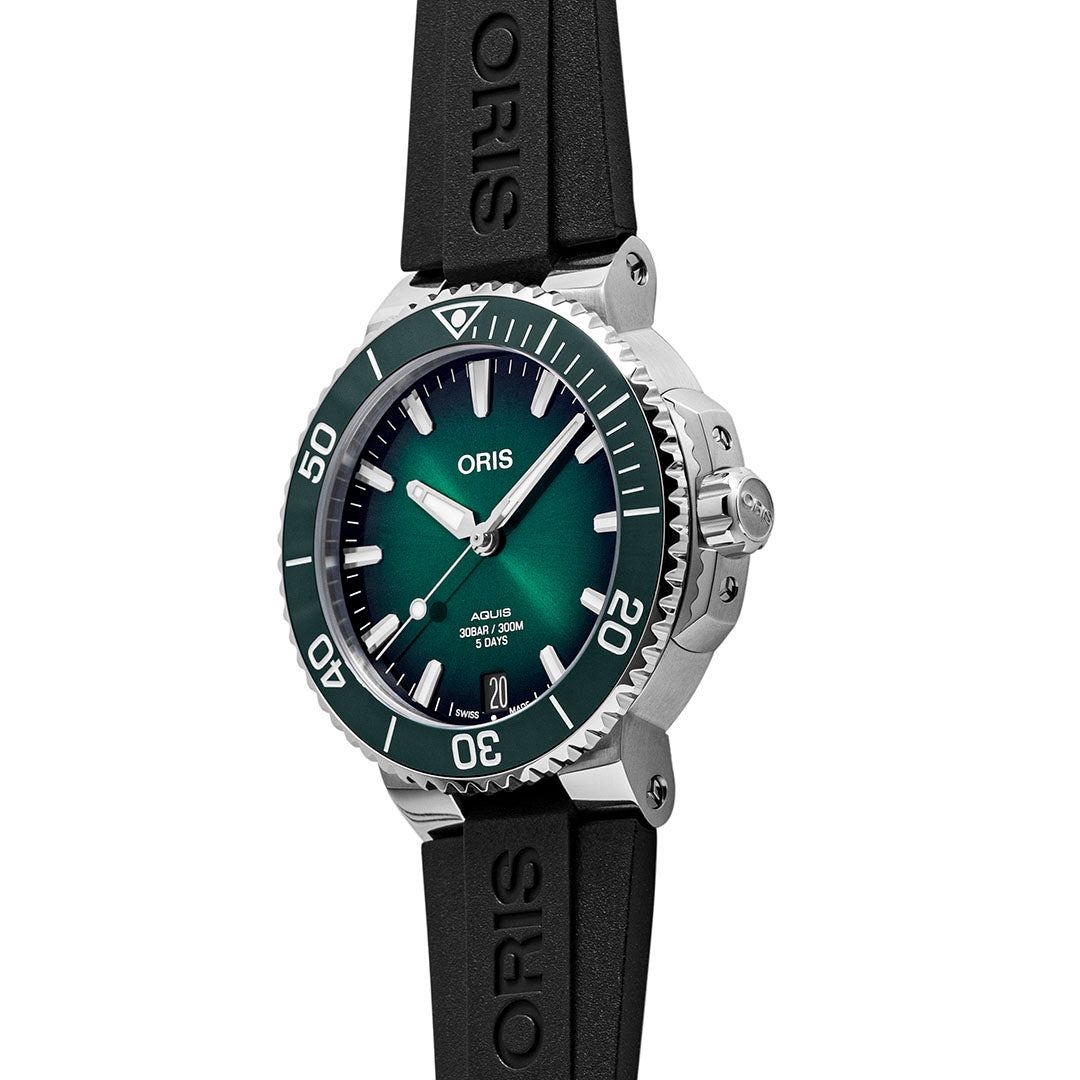 ORIS Aquis Date Caliber 400 with Rubber Strap – Revolution Media Pte Ltd